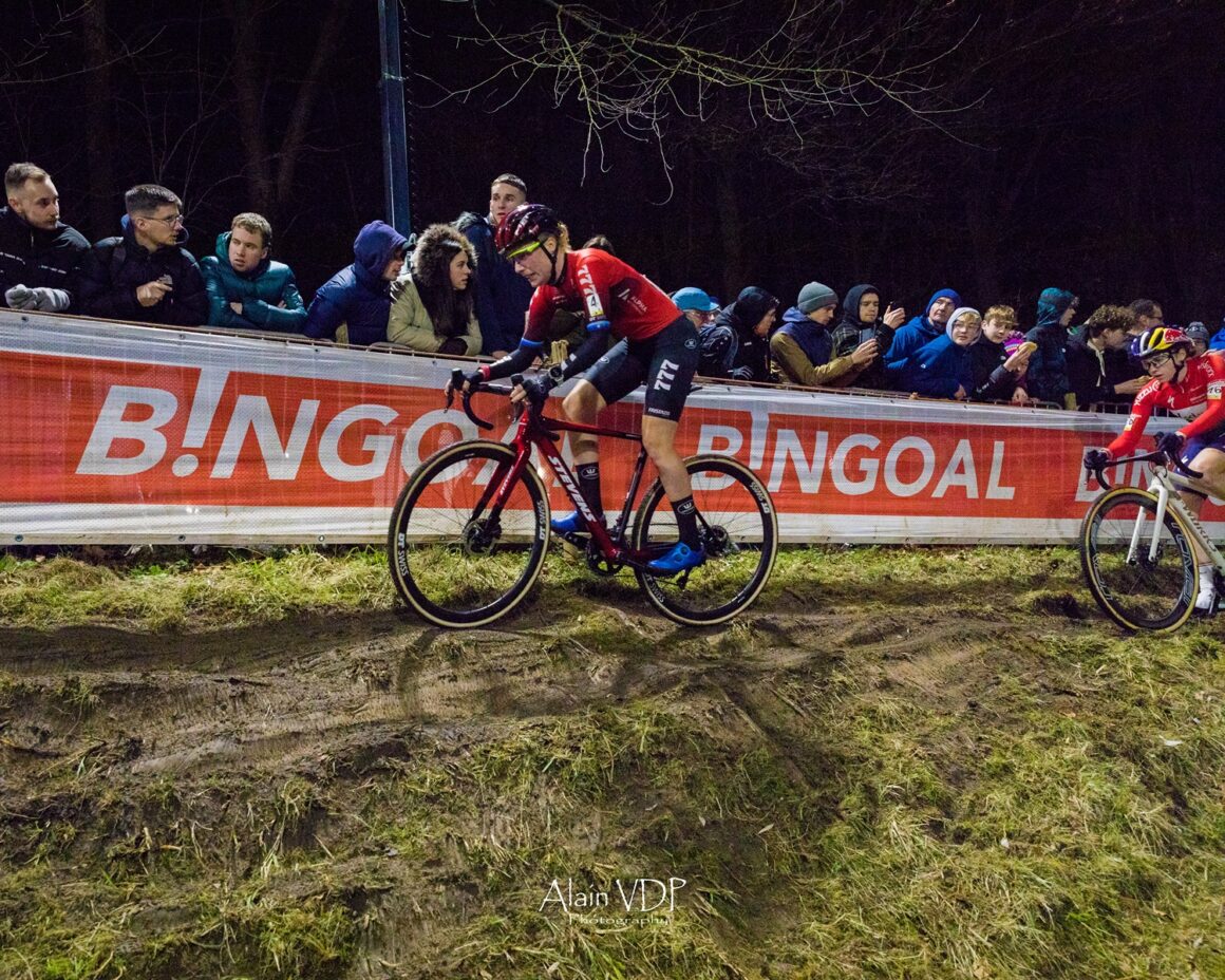 Un cyclo-cross dans la nuit : découvrez les photos du Superprestige de ...